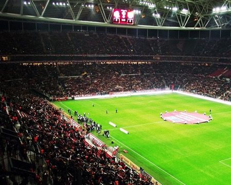 9 Iconic Football Stadiums Every Football Fan Must Visit