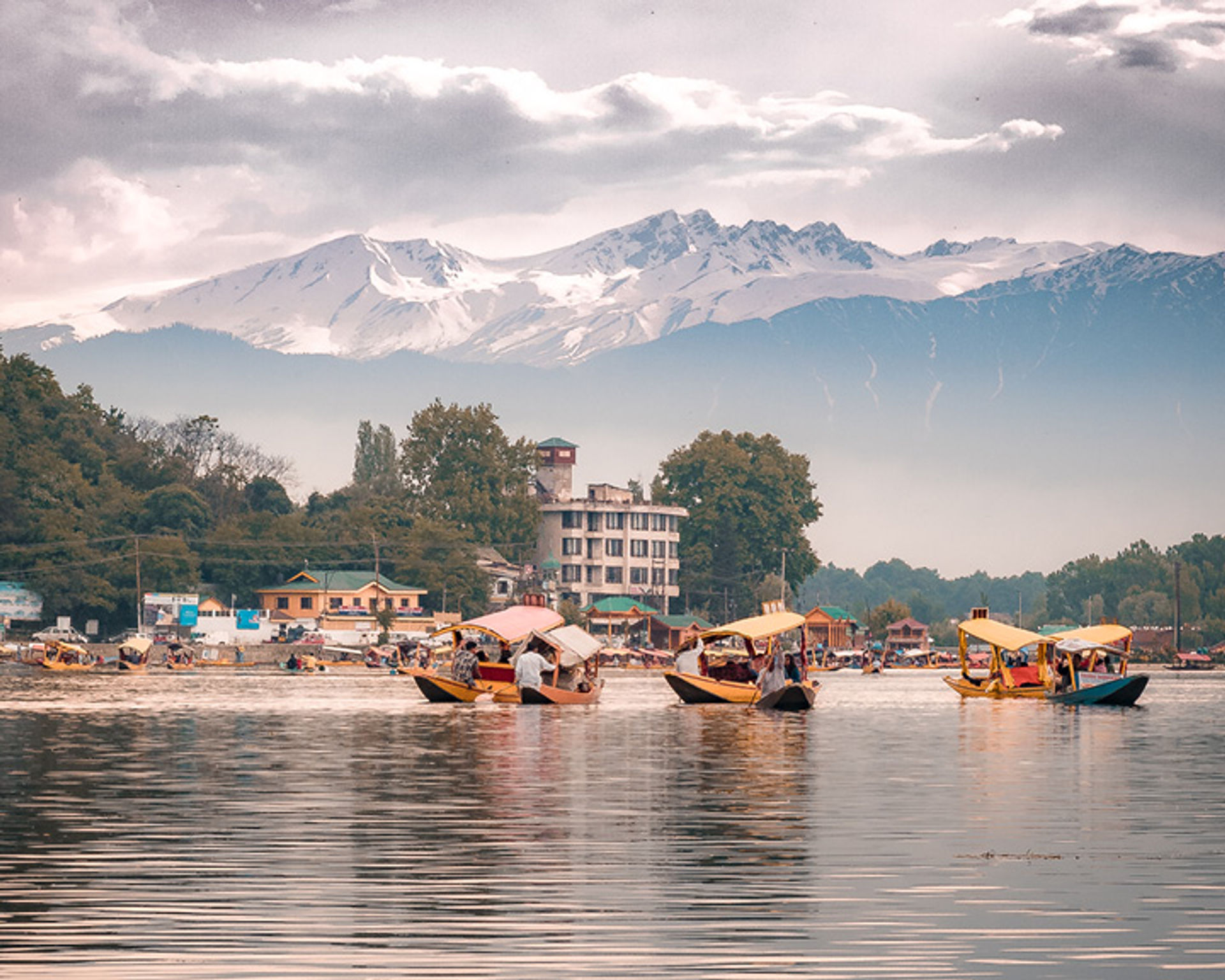 Explore Kashmir To Know Why Is It Called 'Heaven On Earth'