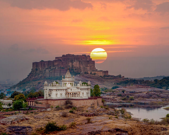 Insta Fame & Photographer Altug Galip Has A Special Corner For India!