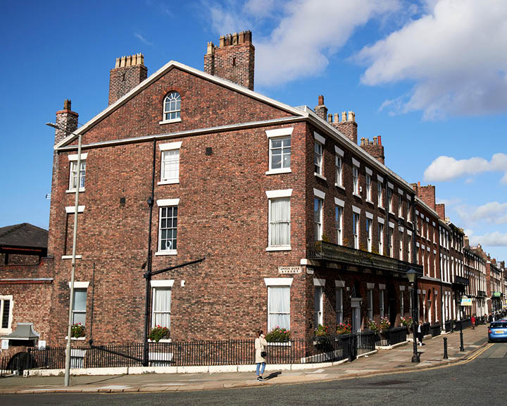 Here's How You Can Discover Architectural Marvels Of Liverpool!