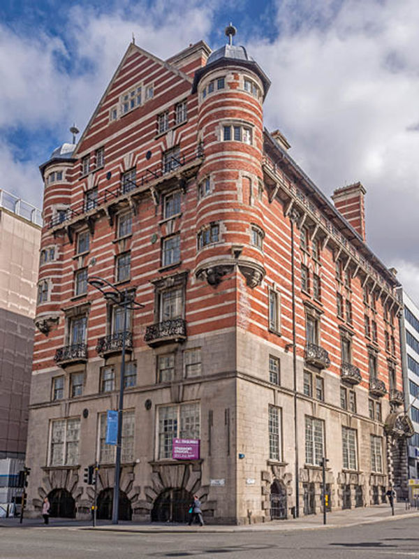 Here's How You Can Discover Architectural Marvels Of Liverpool!