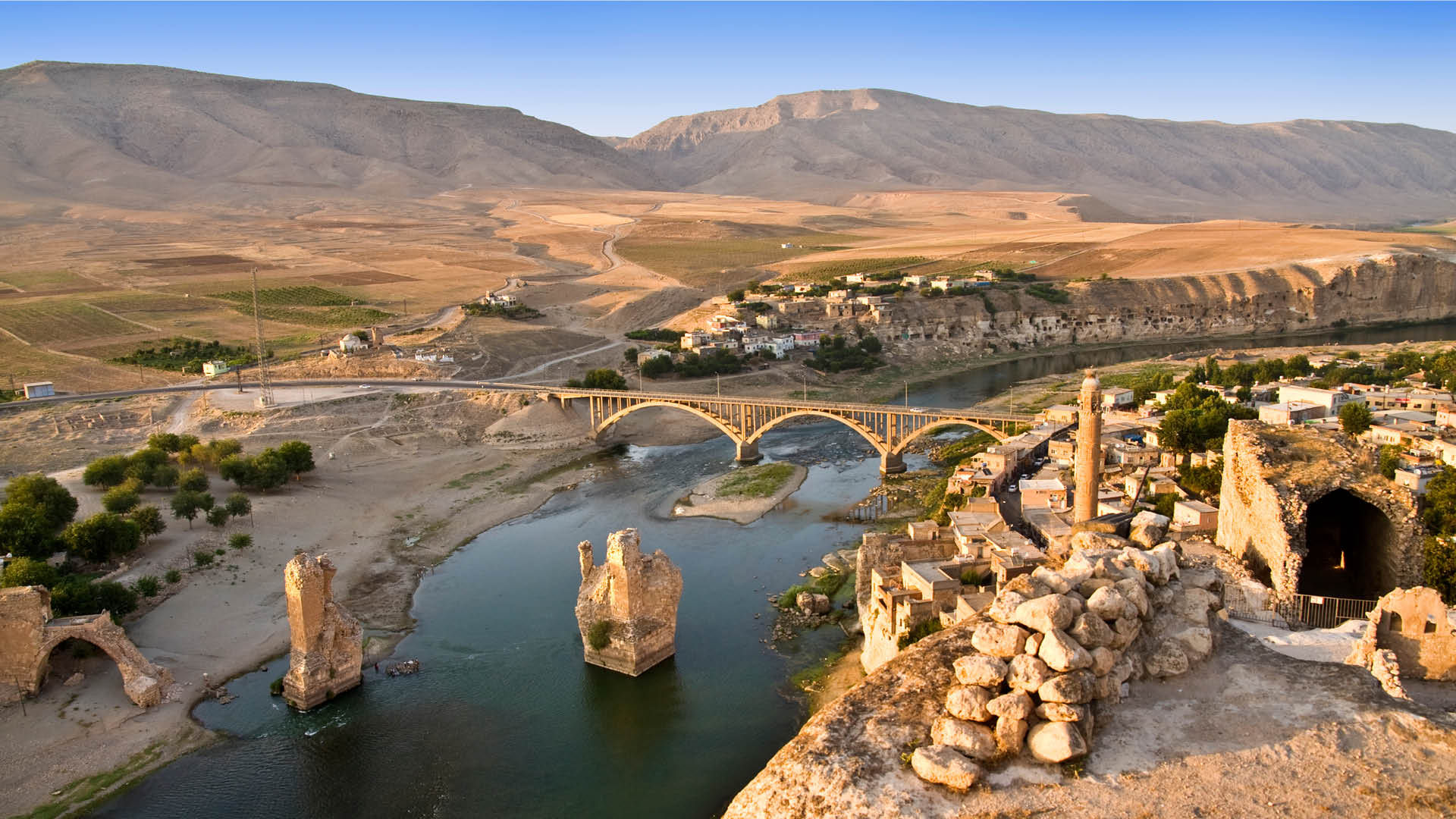 Hasankeyf, Turkey's 12,000-Year-Old Town Submerges Underwater