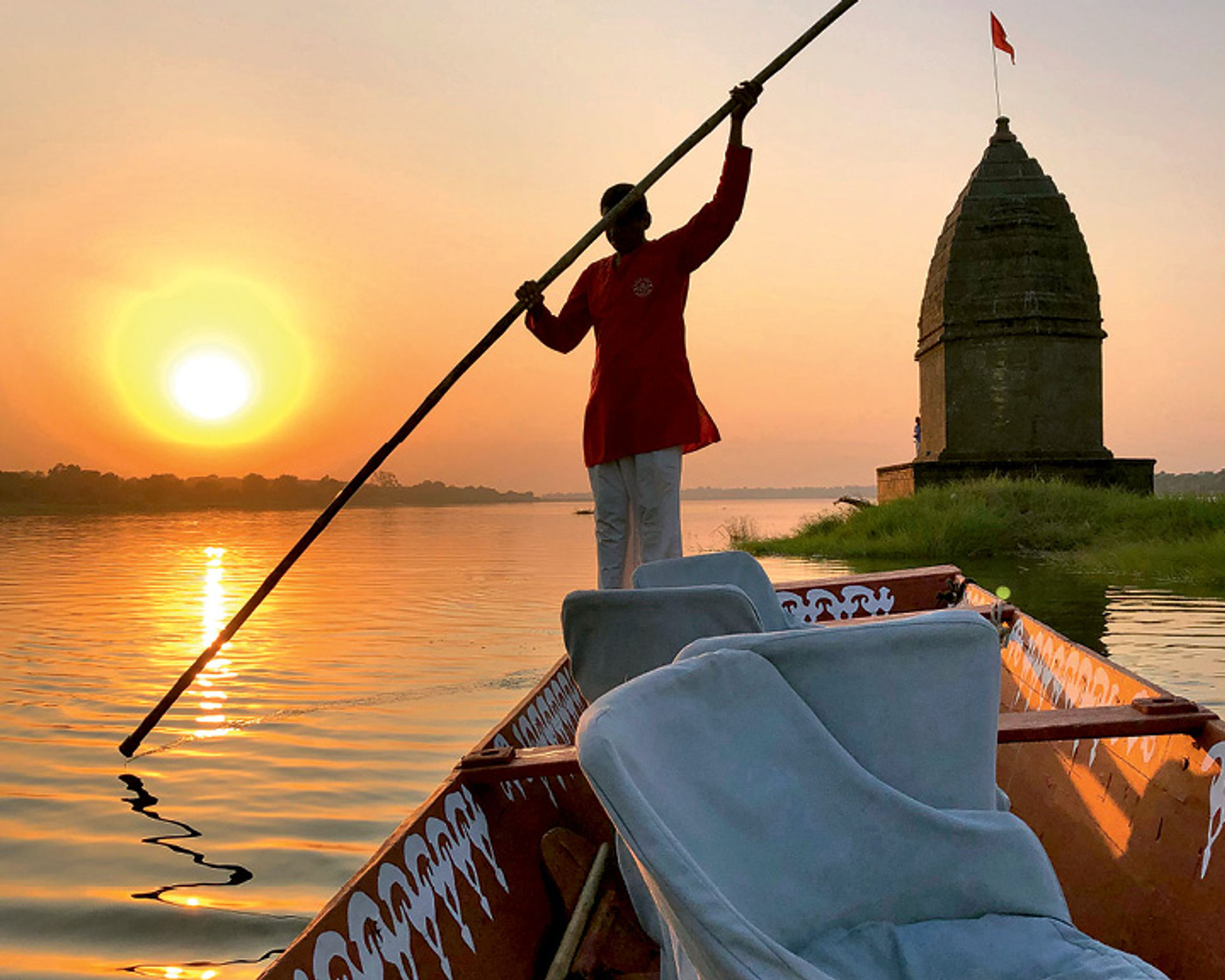 Maheshwar Has Its Story Weaved In Royalty, Traditional Handloom Works,