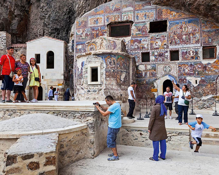 Bucket List: 25 Offbeat Things To Do In The Middle East