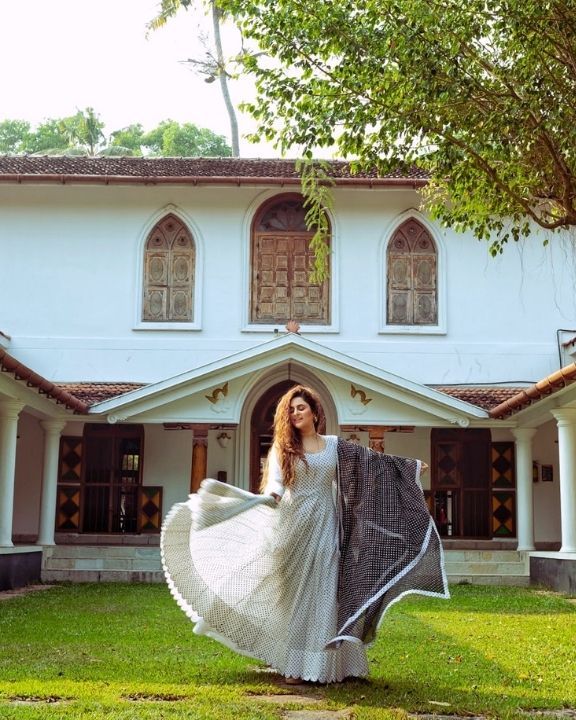 Travelling Sisters Shereen & Trishala Sikka 'Escape' To Kerala Together