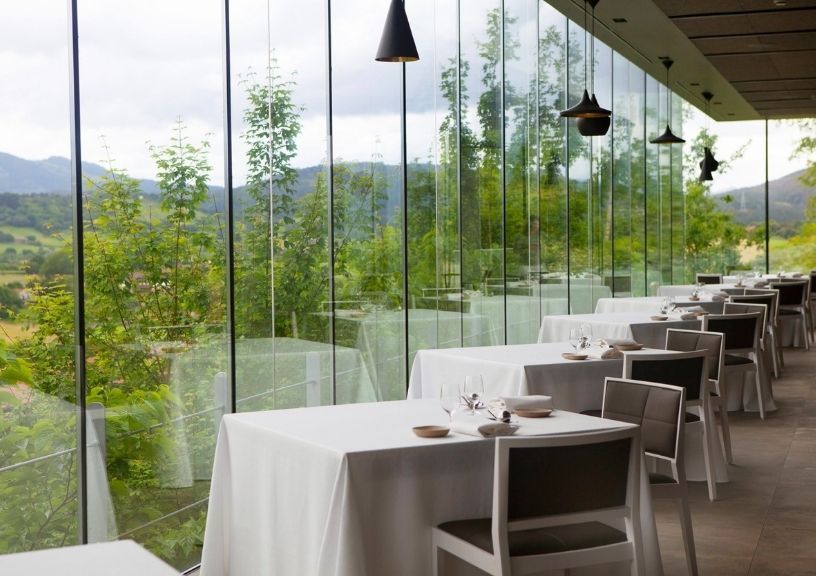 Beautiful Interiors & Scenic Settings Of Restaurants Around The Globe