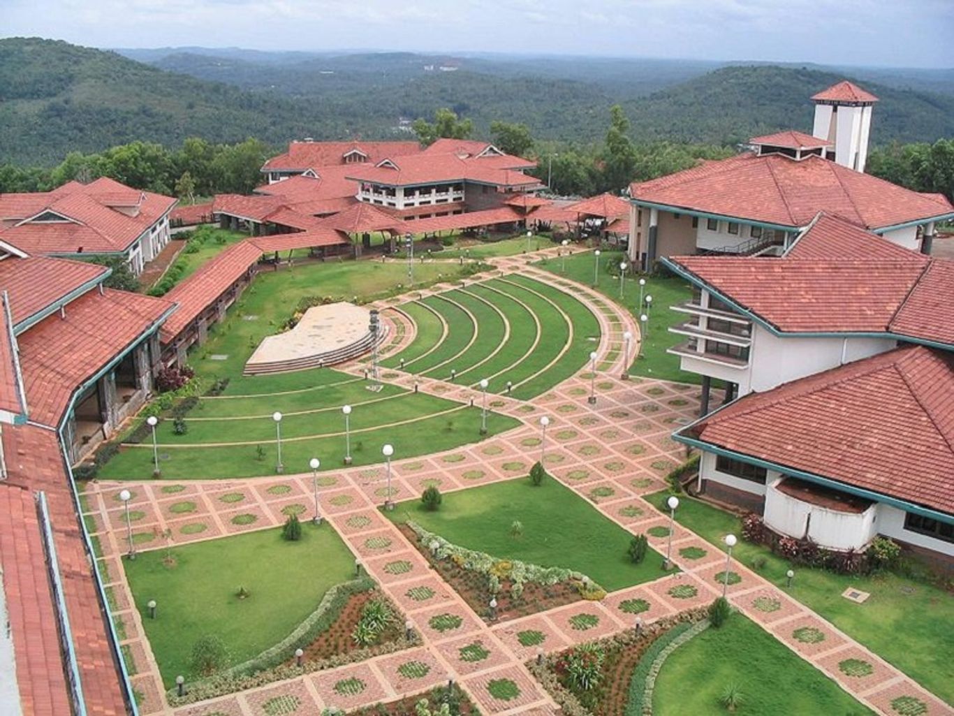 Check Out These Top 10 Most Beautiful College Campuses In India!