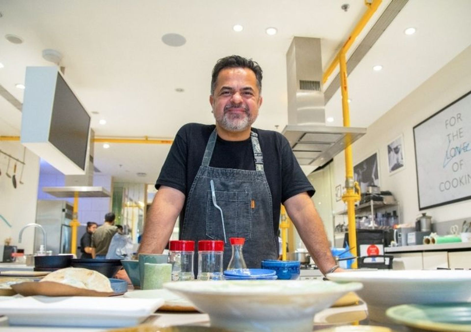 Chef Vicky Ratnani On His Cooking Class At Airbnb Bollywood Insiders!