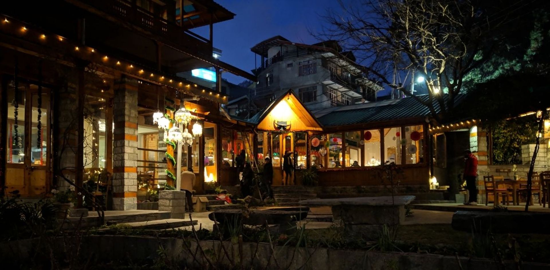 Best Cafes In Manali You Must Visit On Your Summer Holiday