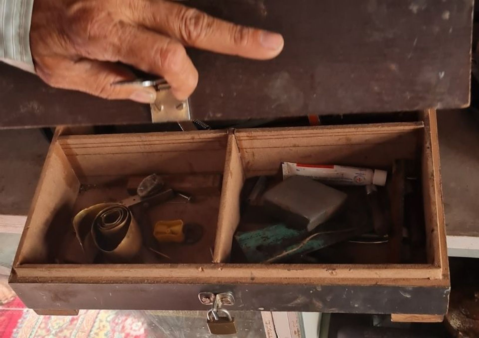 TL Finds: A Tarkashi (Metal Inlaying) Workshop In Jaipur, Rajasthan