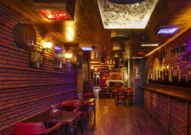 8 Bars In Connaught Place You Must Visit With Your Squad