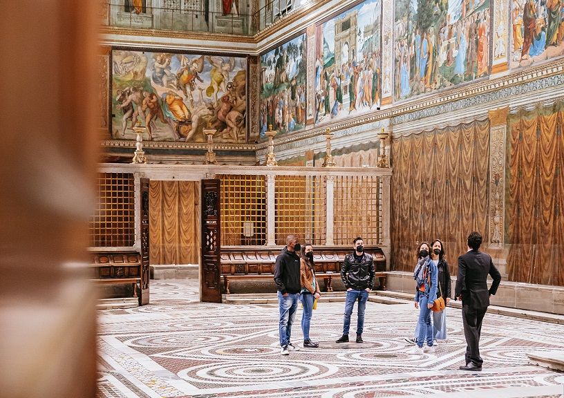 Explore The Vatican Museums Before Dawn With The Head Key Keeper