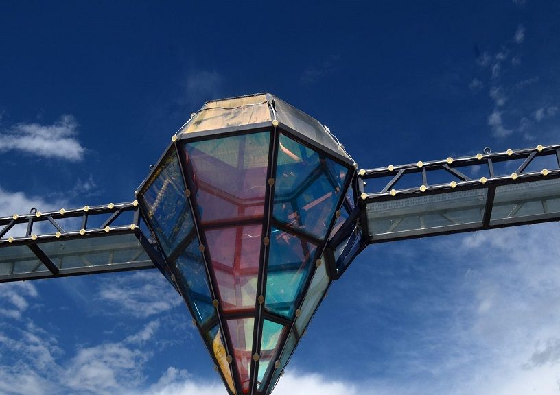 This Glass Restaurant In Georgia Hangs Nearly 900 Feet Above A Canyon
