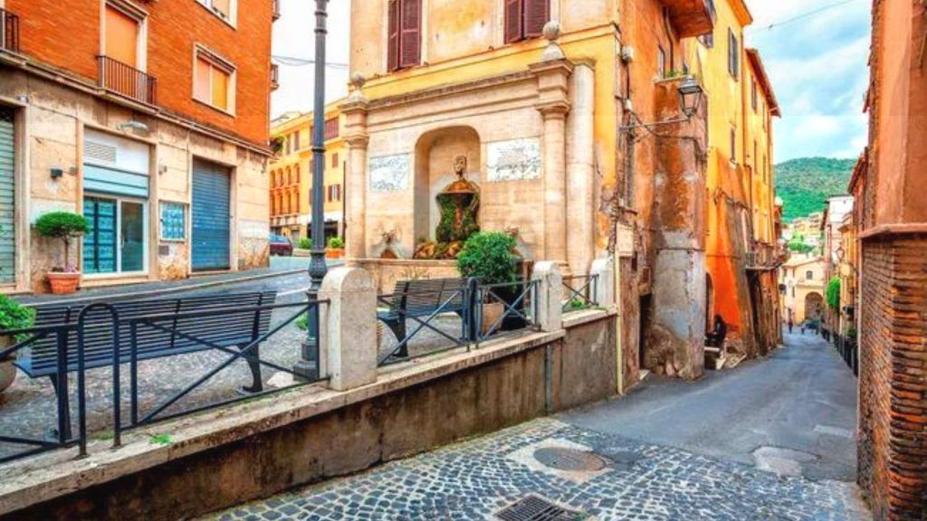 This Mountain Town In Italy Has Beautiful Views And Tasty Food