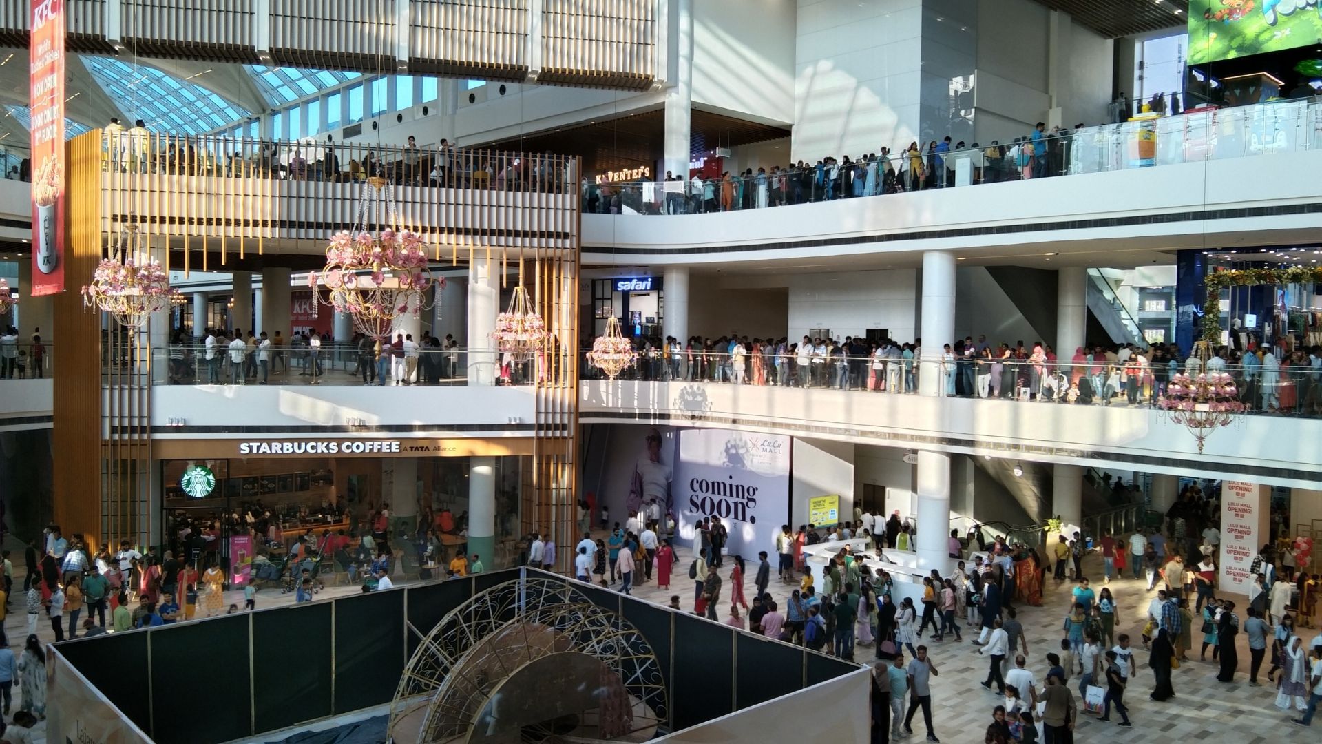 Shopping In Lucknow: Best Markets Across The City Of Nawabs