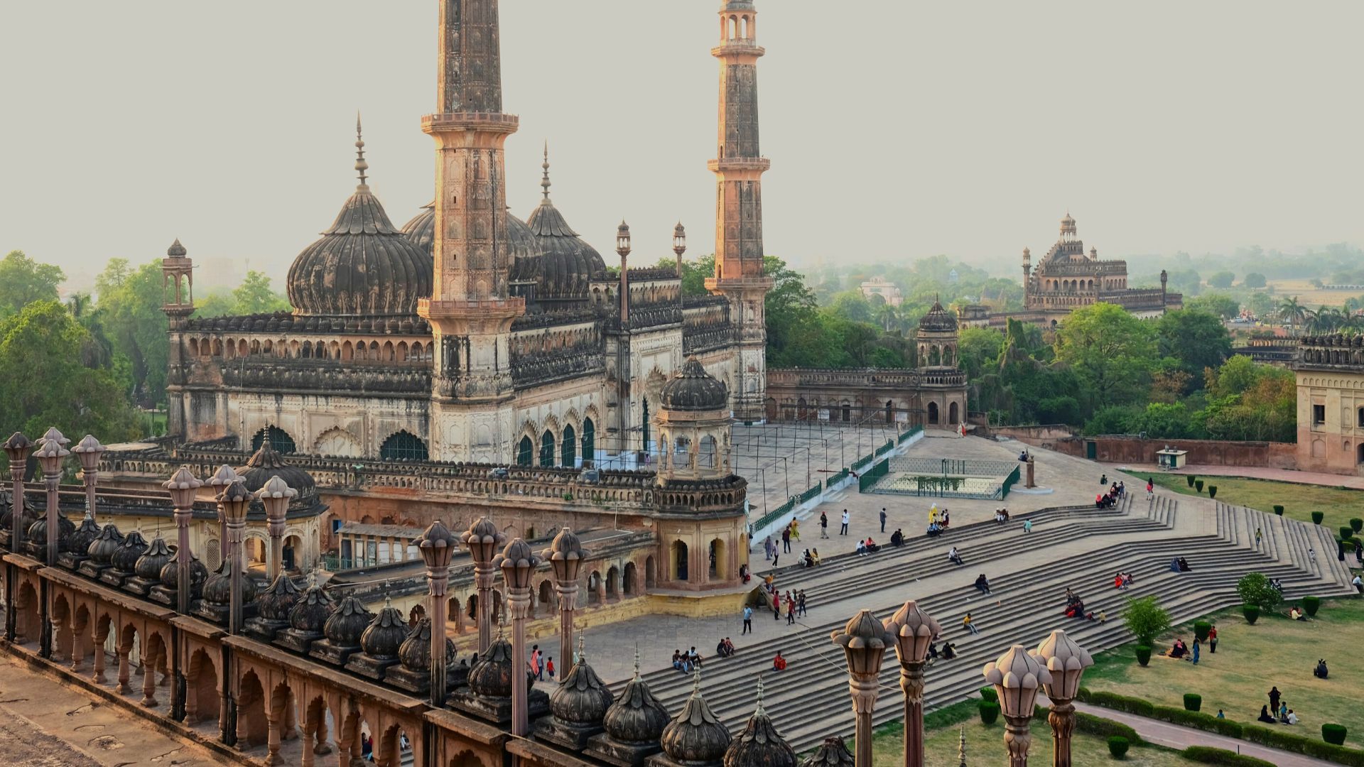 Here's Your Ultimate Guide To The Best Places For Shopping In Lucknow