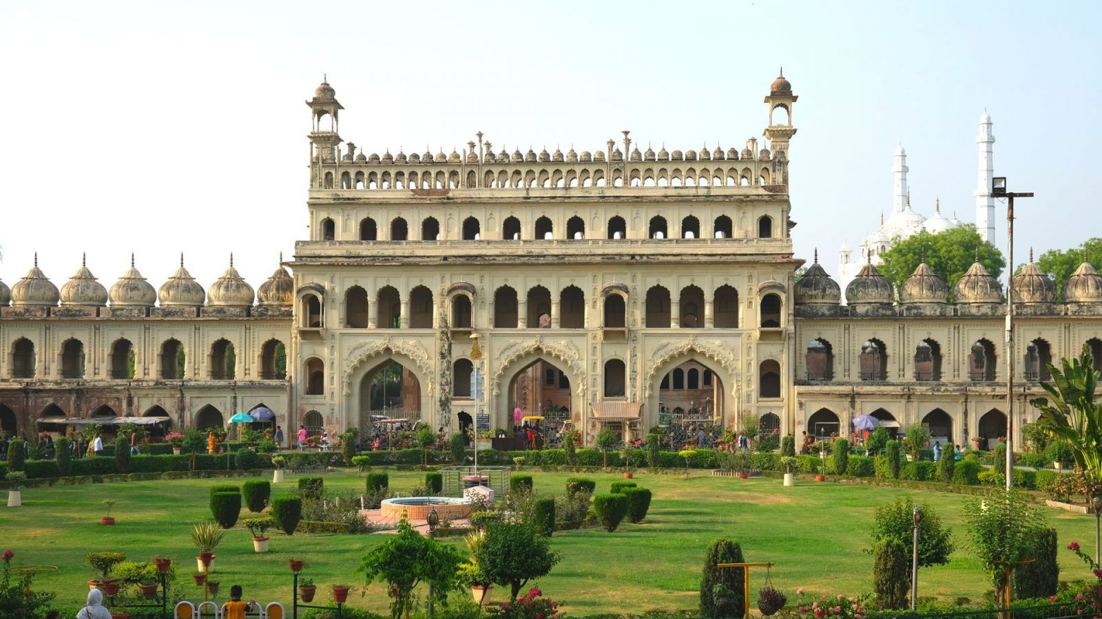 Here's Your Ultimate Guide To The Best Places For Shopping In Lucknow