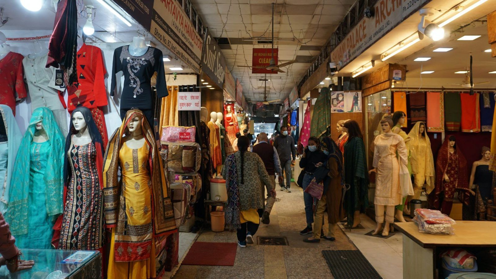 Here's Your Ultimate Guide To The Best Places For Shopping In Lucknow