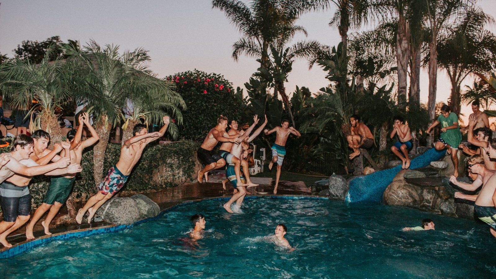 Bookmark These Top 10 Bachelor Party Destinations In India