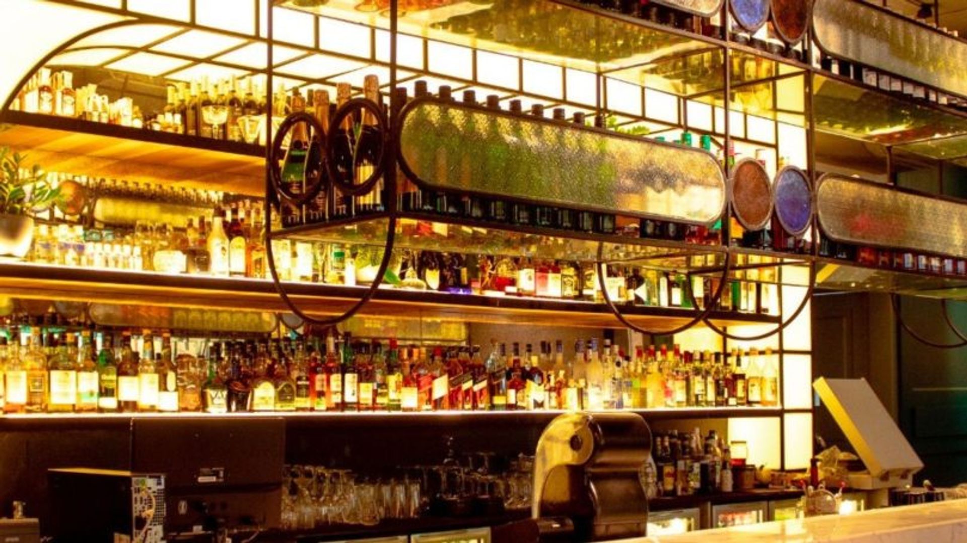 The Best Pubs In Mumbai To Eat And Drink