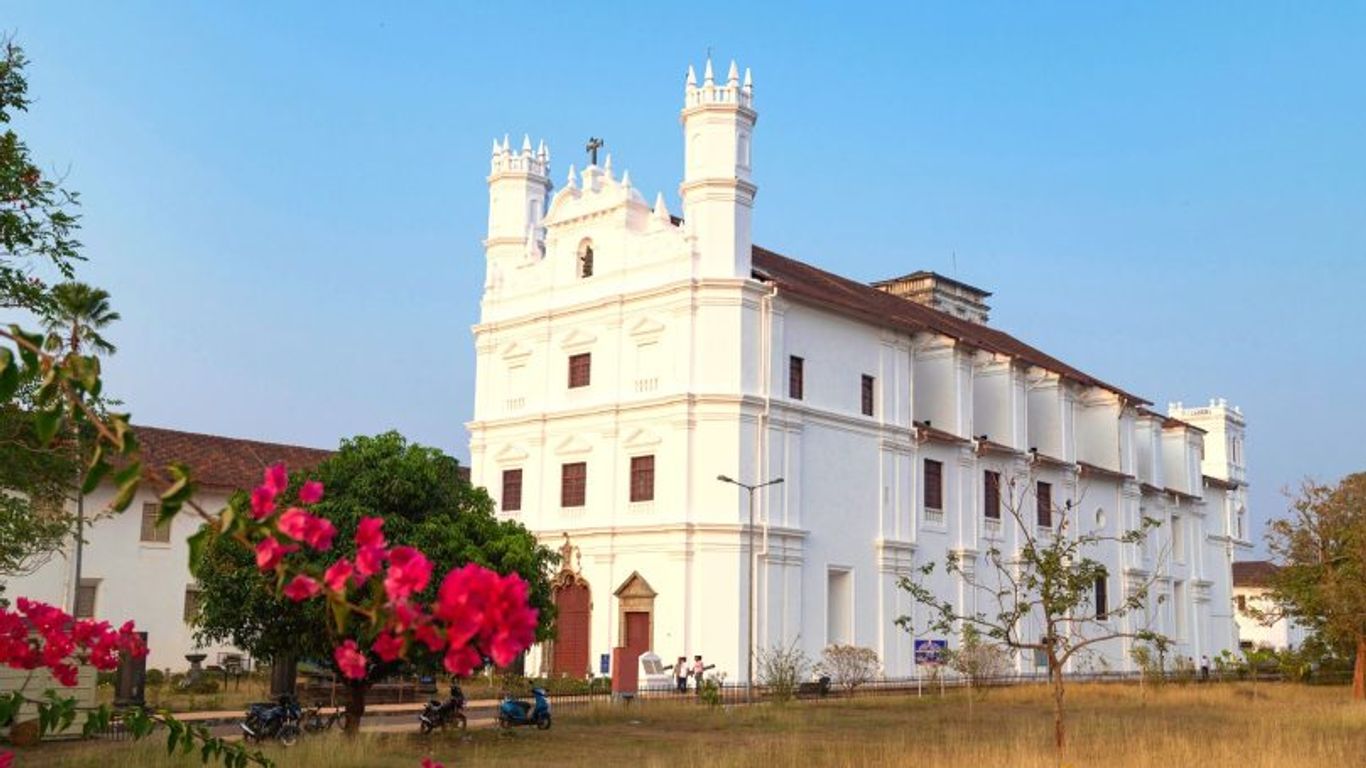 10 Most Beautiful Churches In Goa To Visit