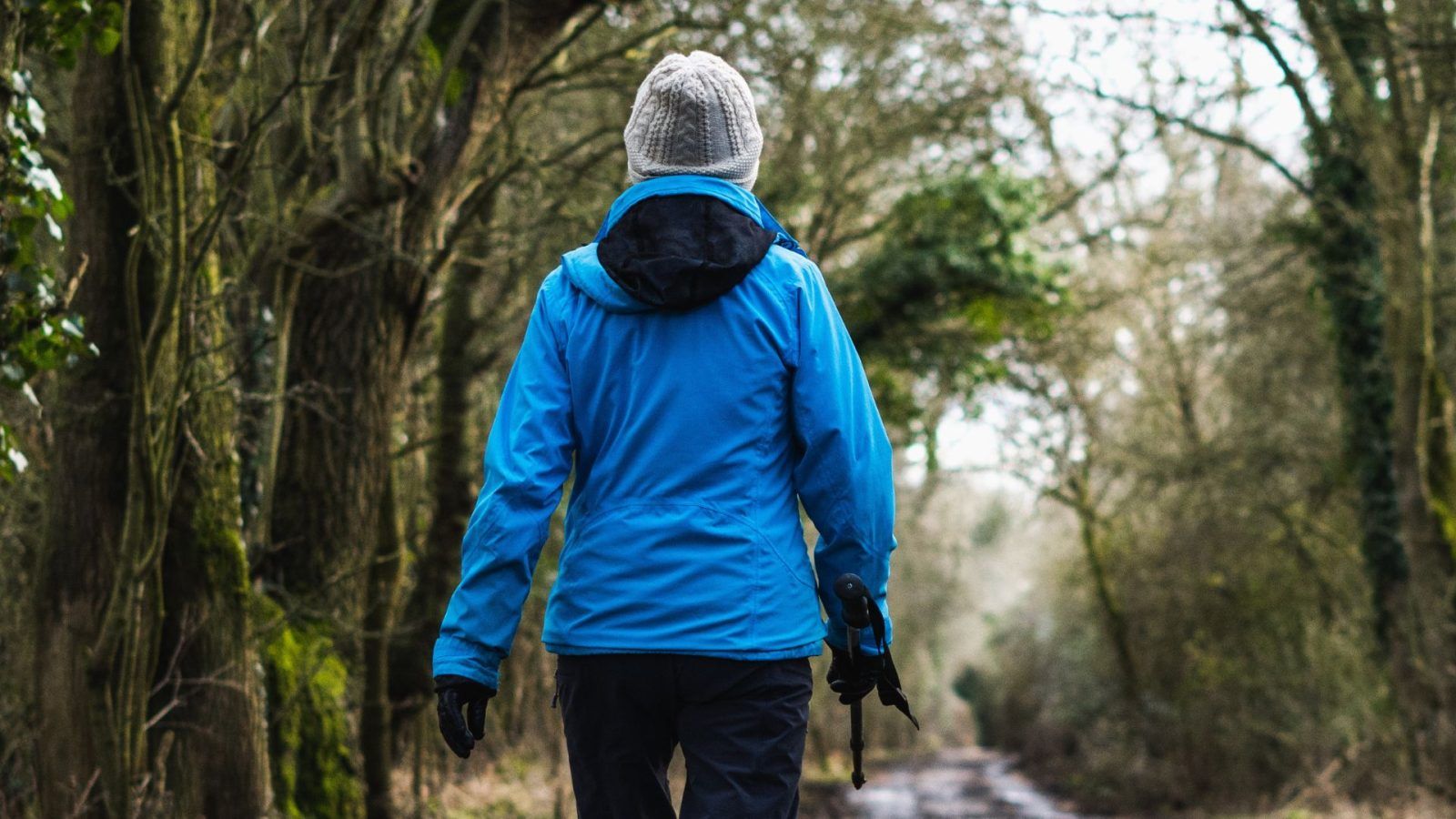 Planning A Winter Trek? Here's A List Of All The Essentials To Carry!