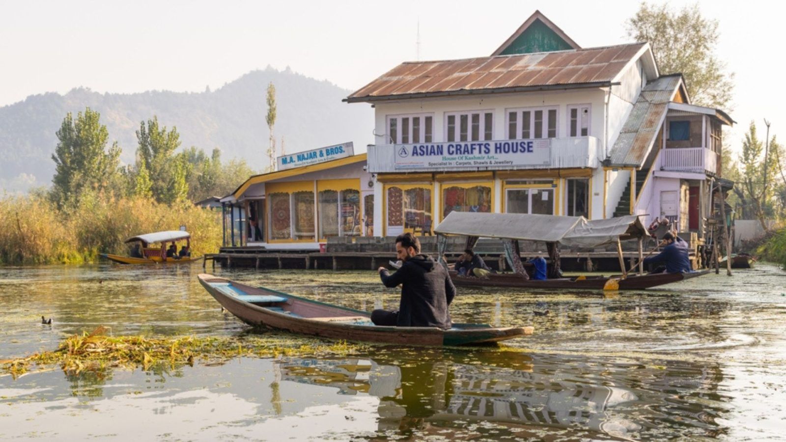The Ultimate Guide To Shopping In Kashmir: What To Buy And Where