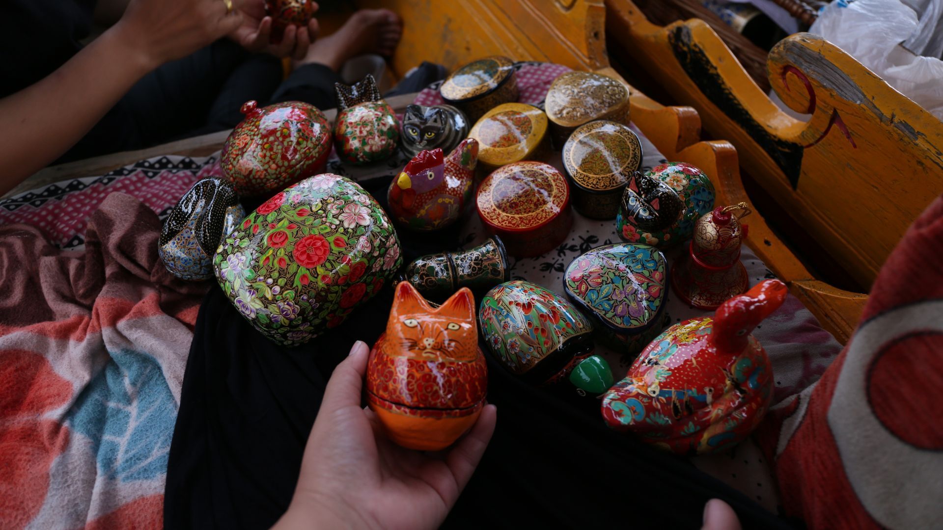 The Ultimate Guide To Shopping In Kashmir: What To Buy And Where