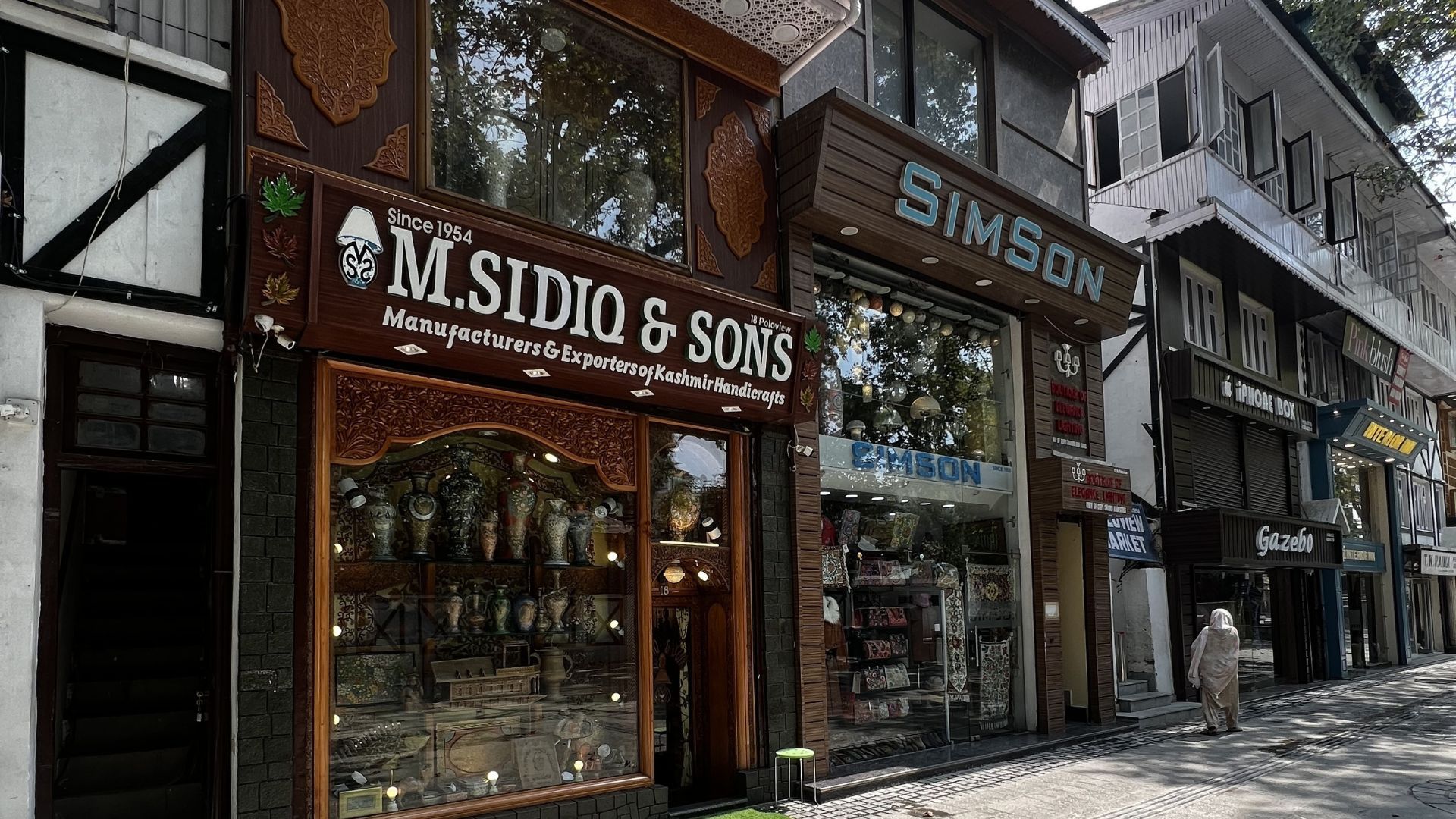 The Ultimate Guide To Shopping In Kashmir: What To Buy And Where