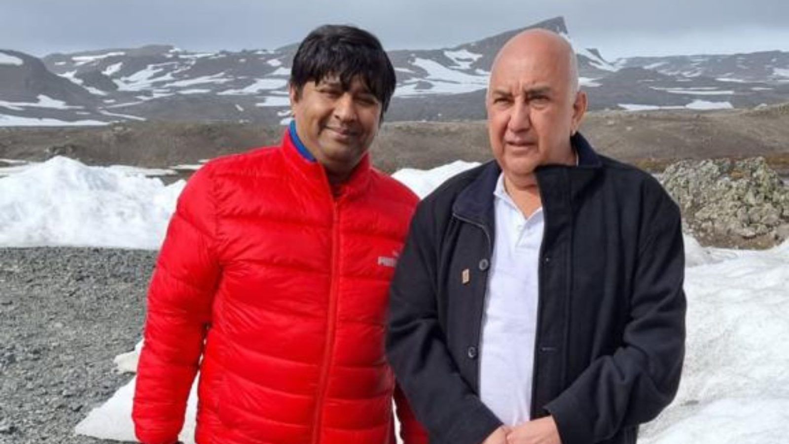 Guinness World Record: Indian Duo Covers 7 Continents In The Least Time