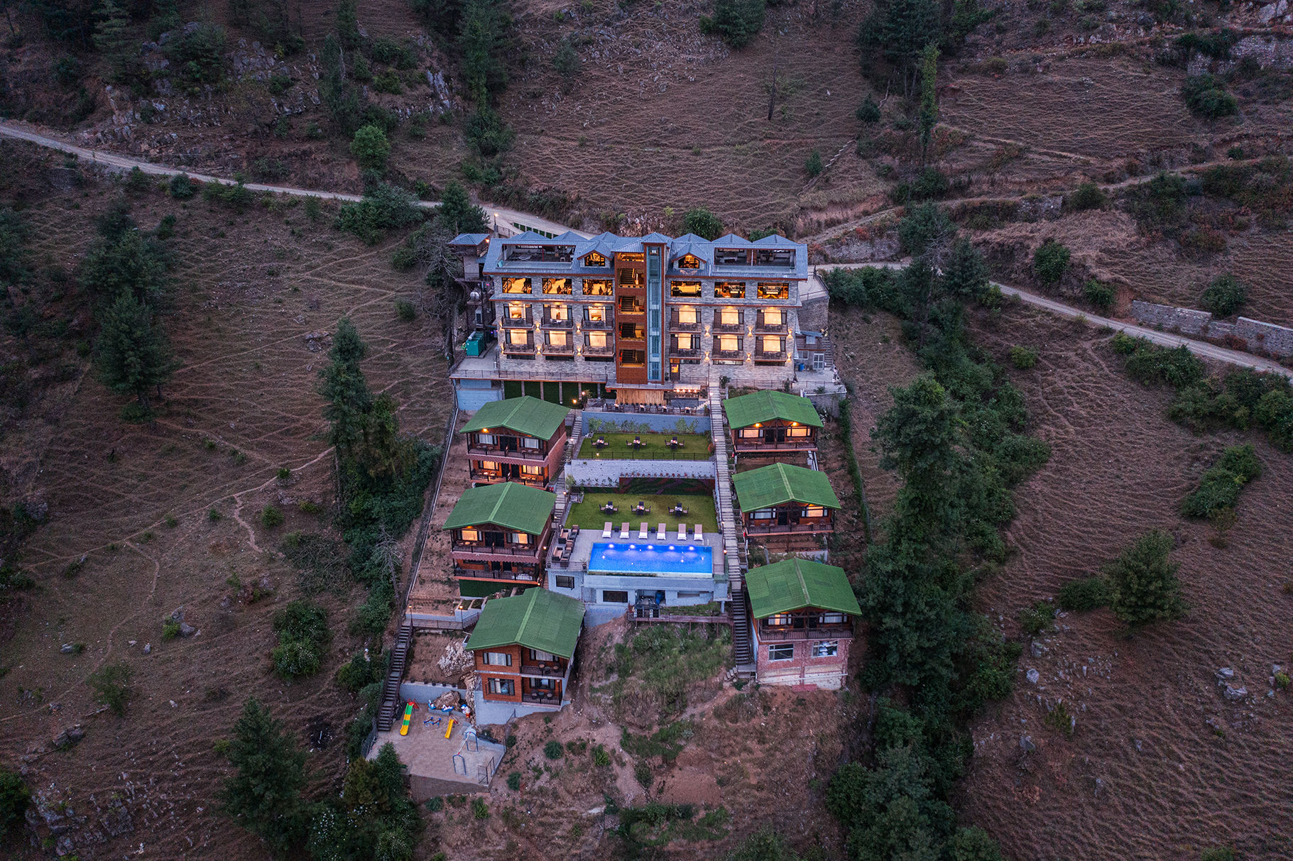 Head To jüSTa Cliffend Resort & Spa, Mashobra For A Luxury Vacation