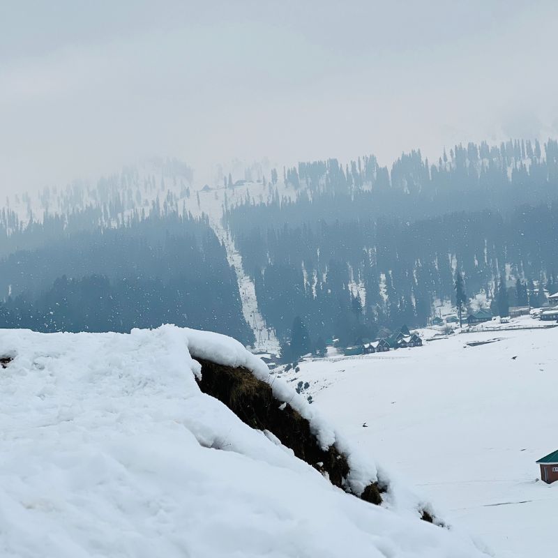 Experience Snowfall Magic At These Hill Stations In India