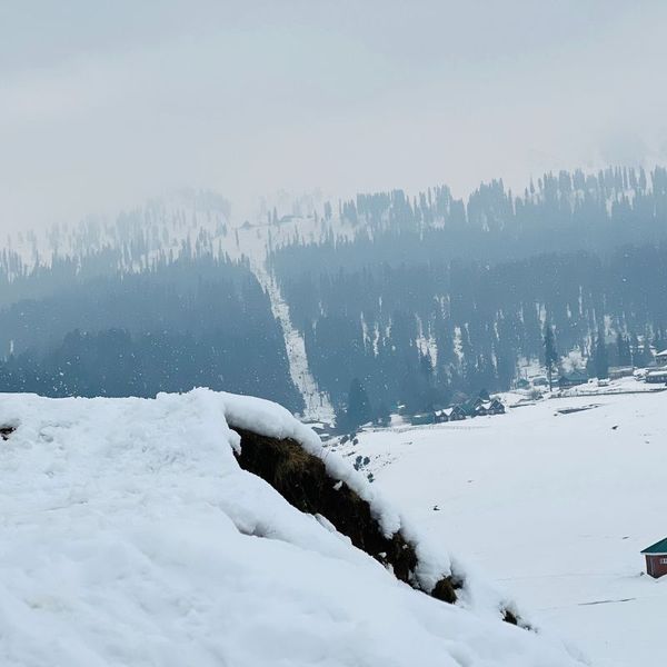 Experience Snowfall Magic At These Hill Stations In India