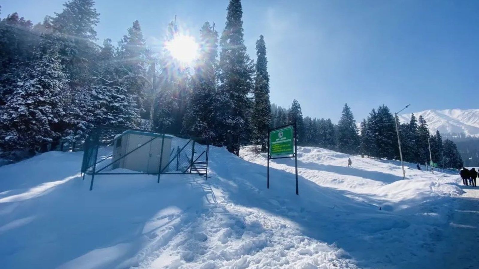 Kashmir Snowfall: Mesmerising Images Of The White-Covered Valley