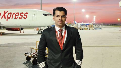 Meet Captain Mohit Teotia, The Pilot Who Makes Announcements In Prose