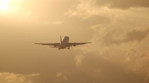 Are Planes The Safest Way To Travel? Here's What Aviation Experts Say