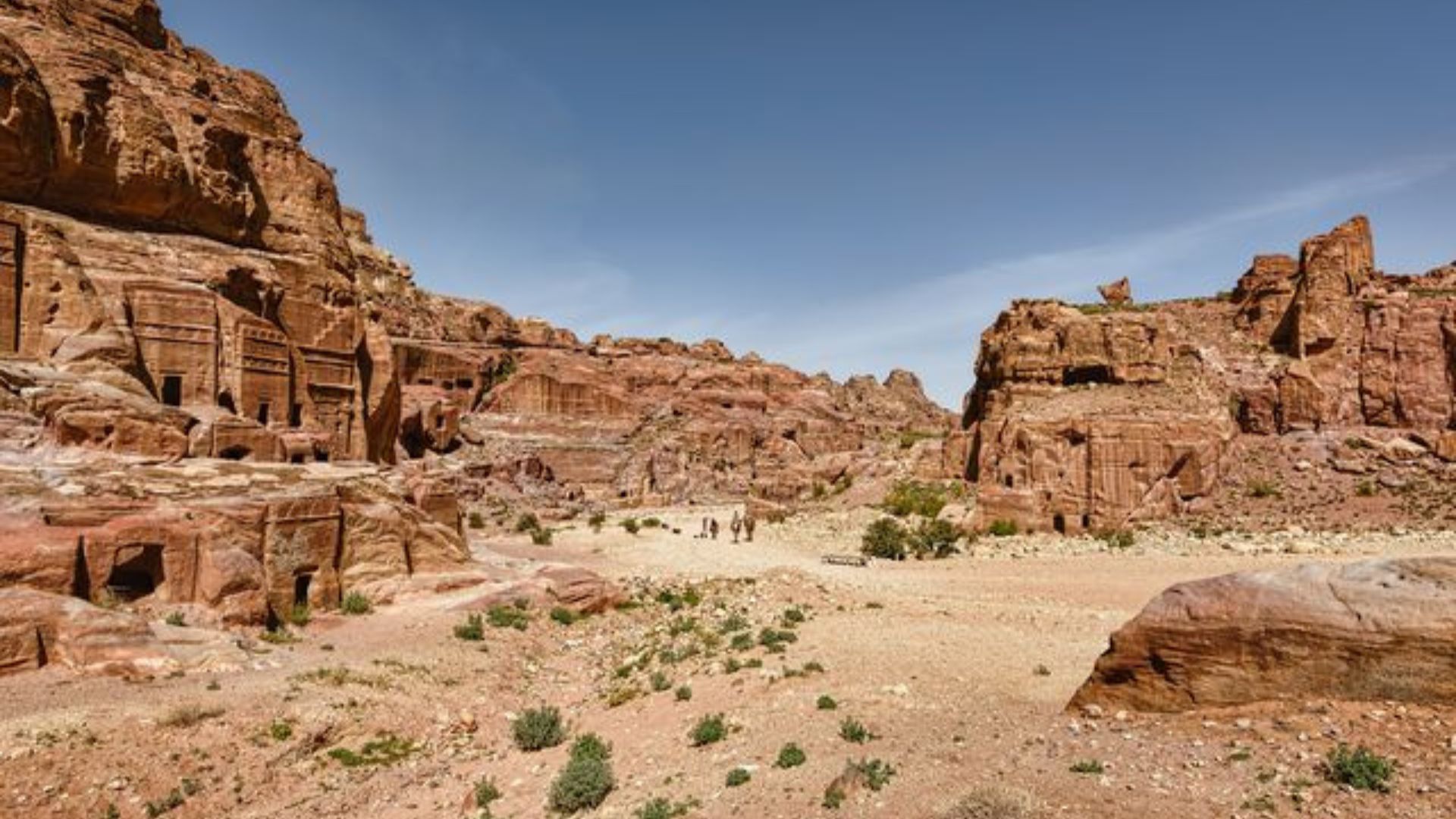 Epic Hiking Trails Around The World