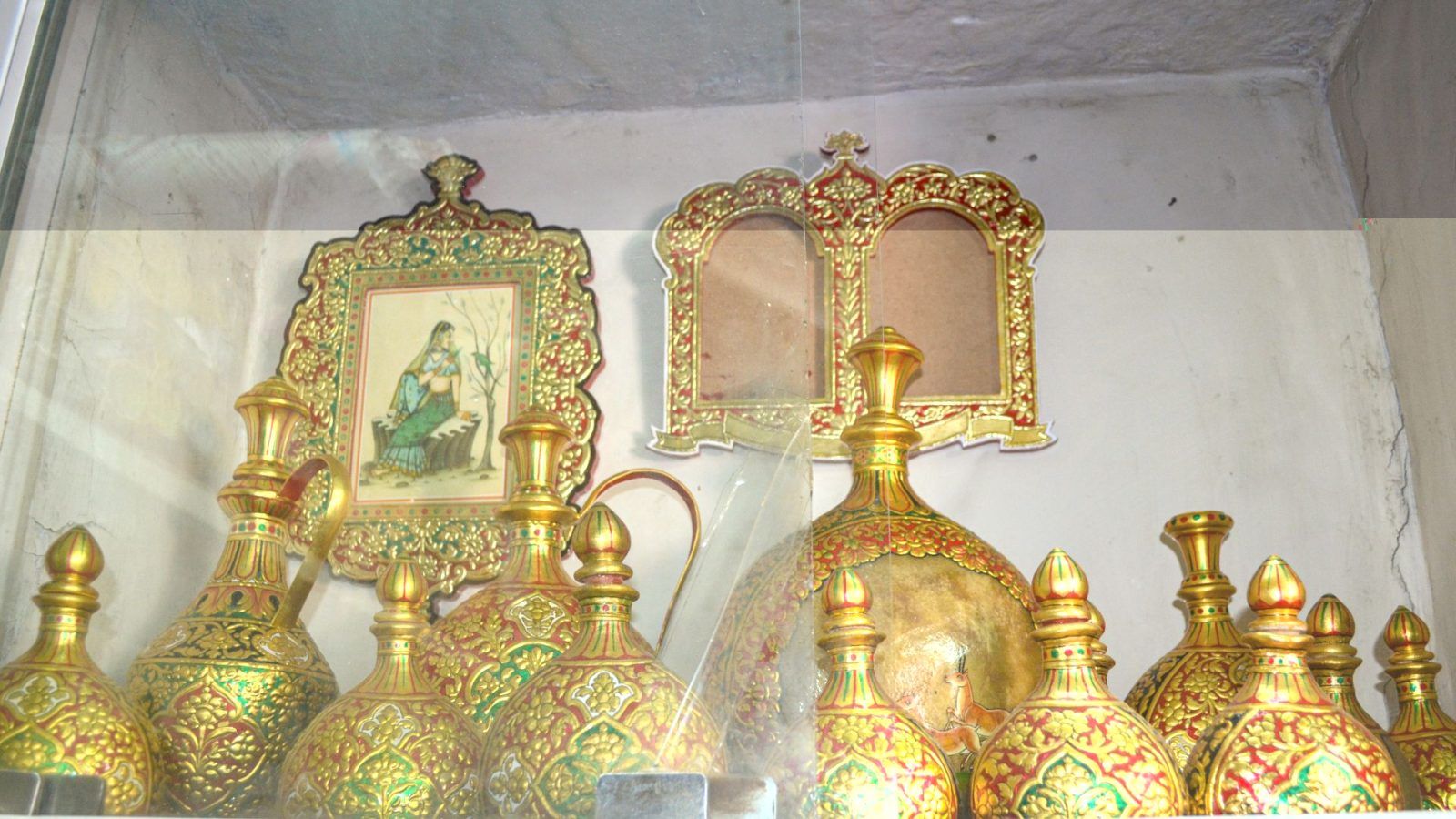 Usta Art Of Bikaner: Shedding The Spotlight On The Fading Artform