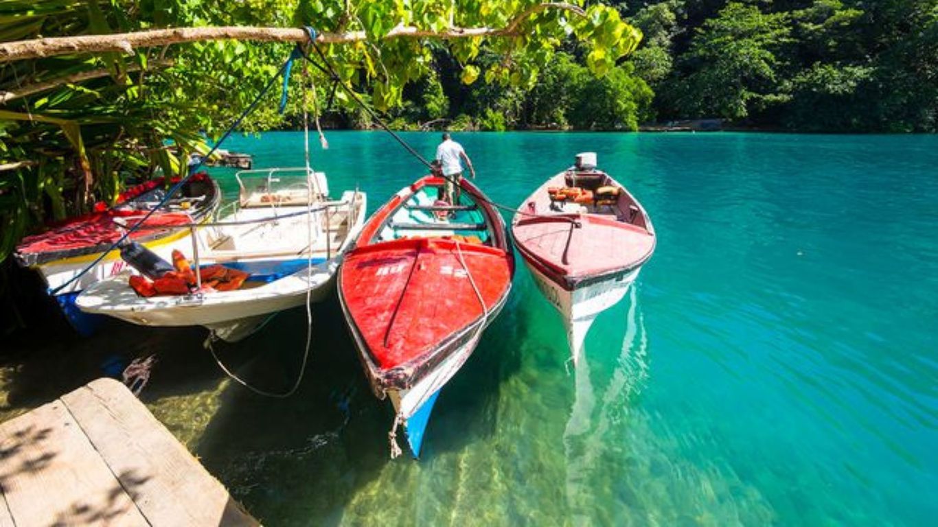 13 Places Where You Can See The Clearest Water In The World