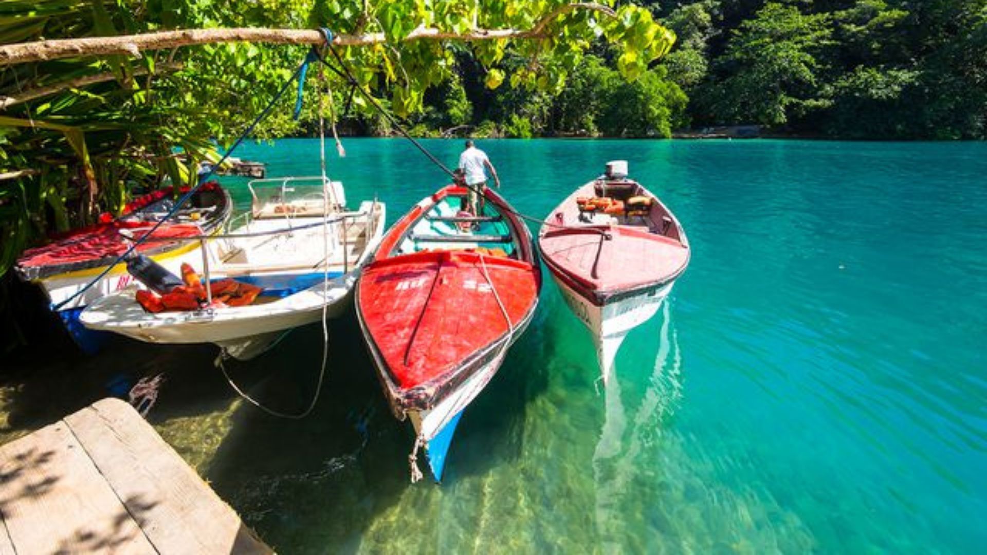 13 Places Where You Can See The Clearest Water In The World