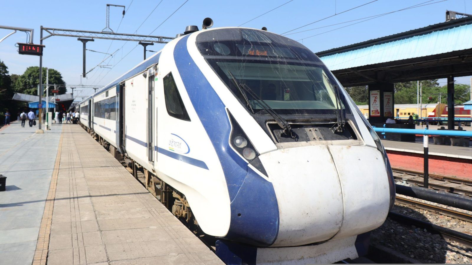 New Vande Bharat Express From Gorakhpur To Lucknow Flags Off