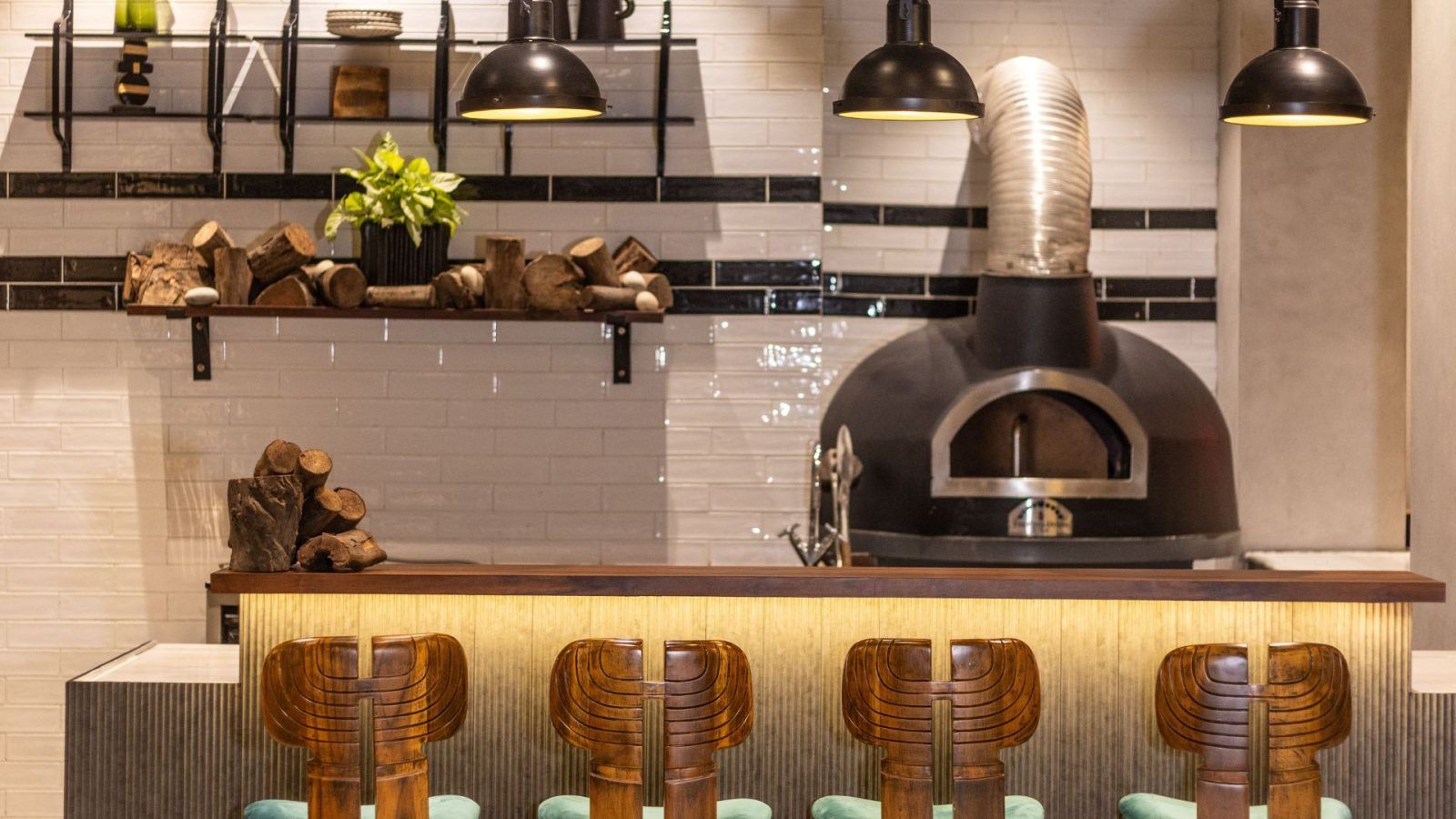 Camillo's At The Manor New Delhi -- Home Of The Best Pizzas In Town!