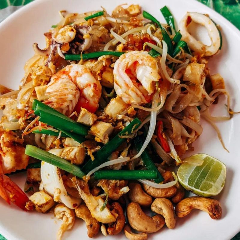 Akra -- New Delhi's Restobar That Is All Things Cosy, Chic & Creative!