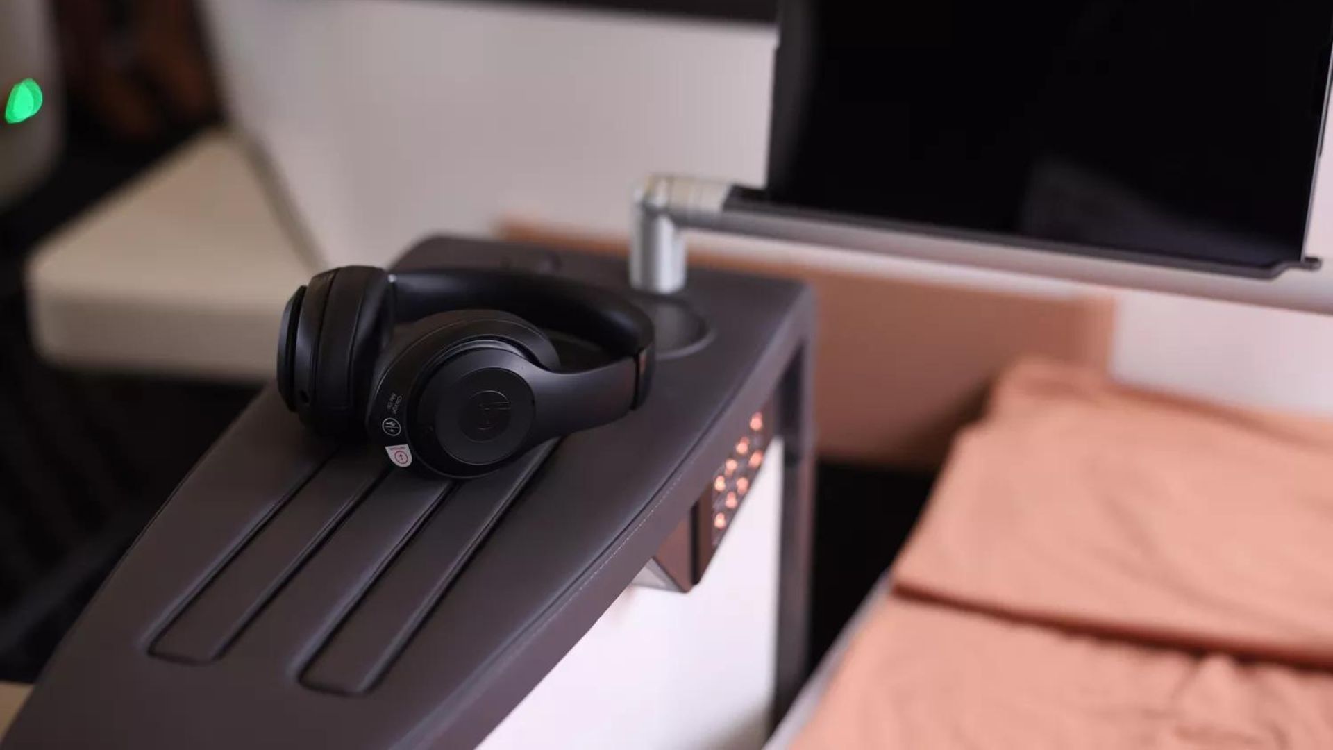 This Luxury Business Class Airline Will Fly You To Maldives