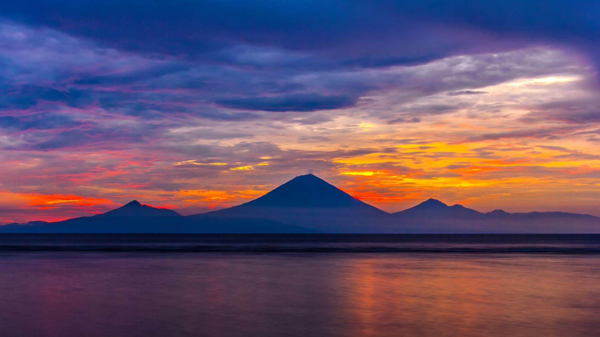 From Lofoten Islands To Kenya: 19 Epic Sunset Spots Around The World