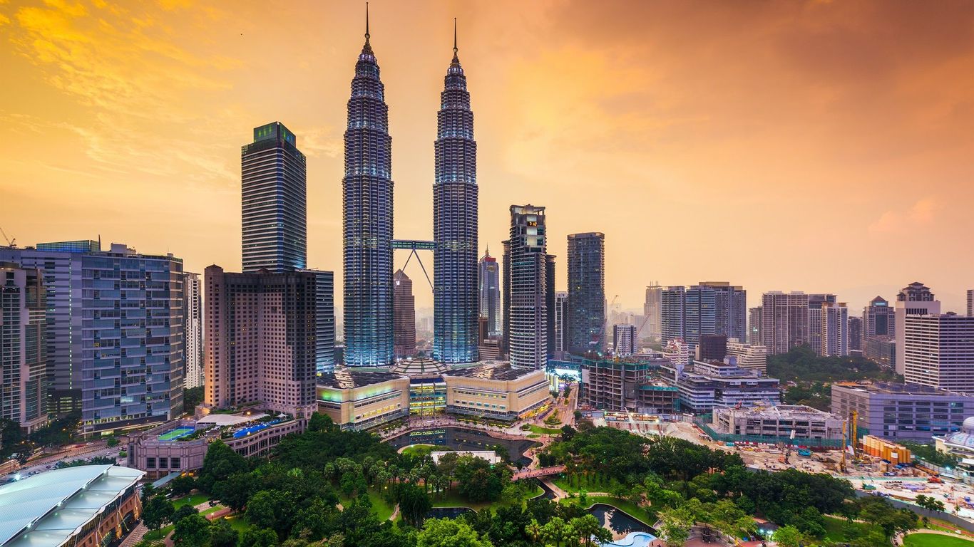 13 Spectacular & The Best Skylines In The World (with Photos) - 2024