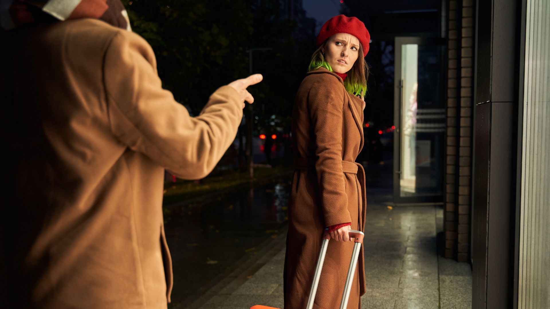 10 Major Travel Partner 'Red Flags' To Check (& Avoid) On A Journey 2024