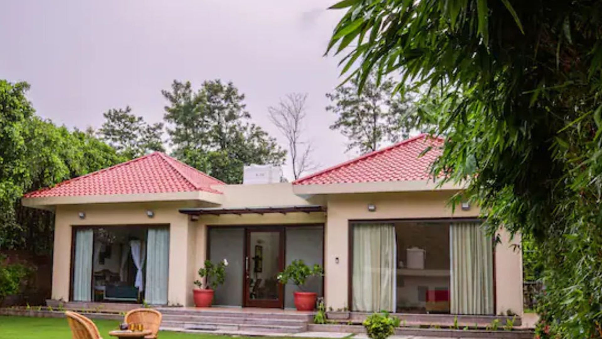 Best Farmhouses In Delhi To Book Your Stay Now (Farmhouses Near Delhi)