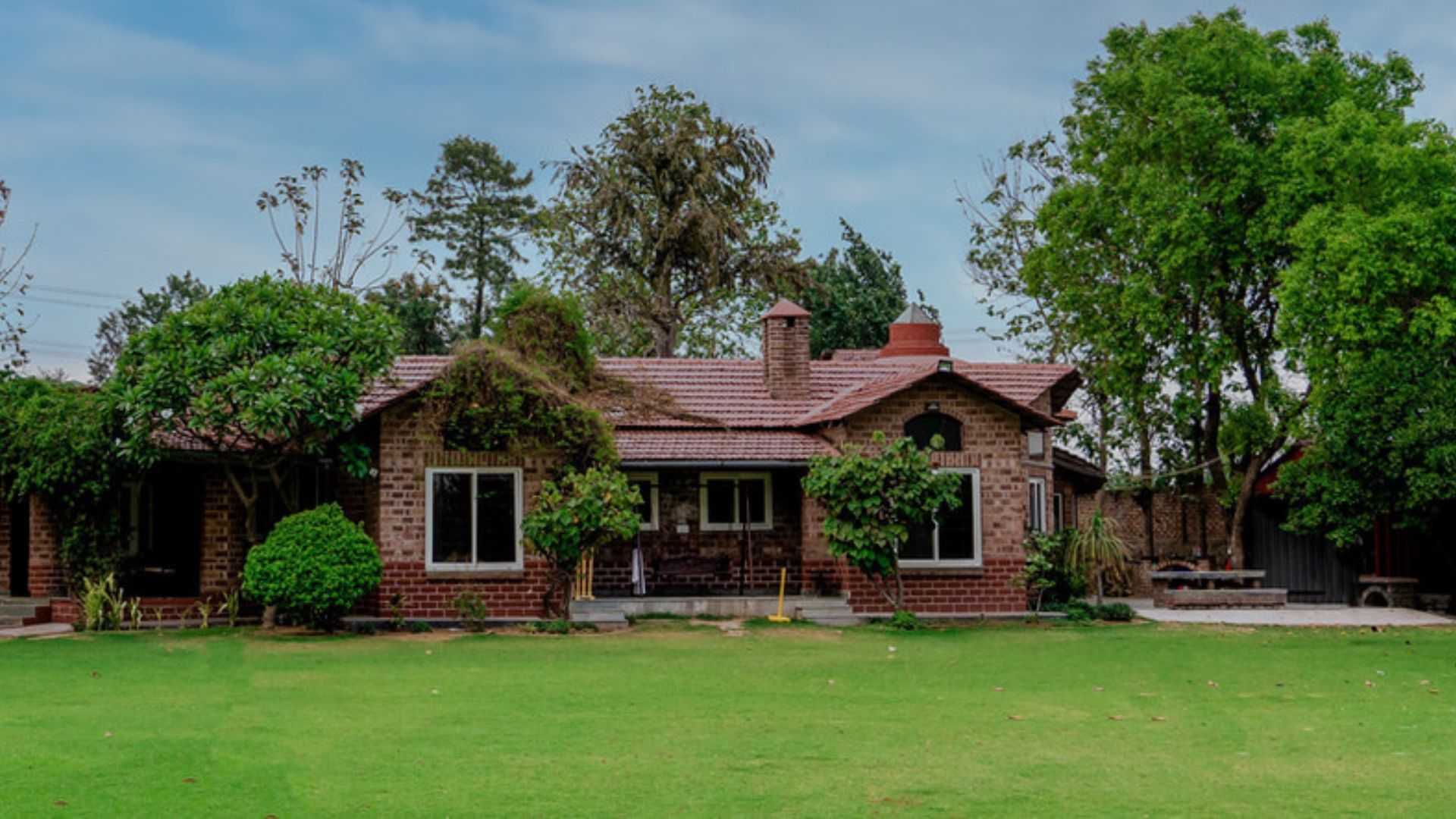 Best Farmhouses In Delhi To Book Your Stay Now (Farmhouses Near Delhi)