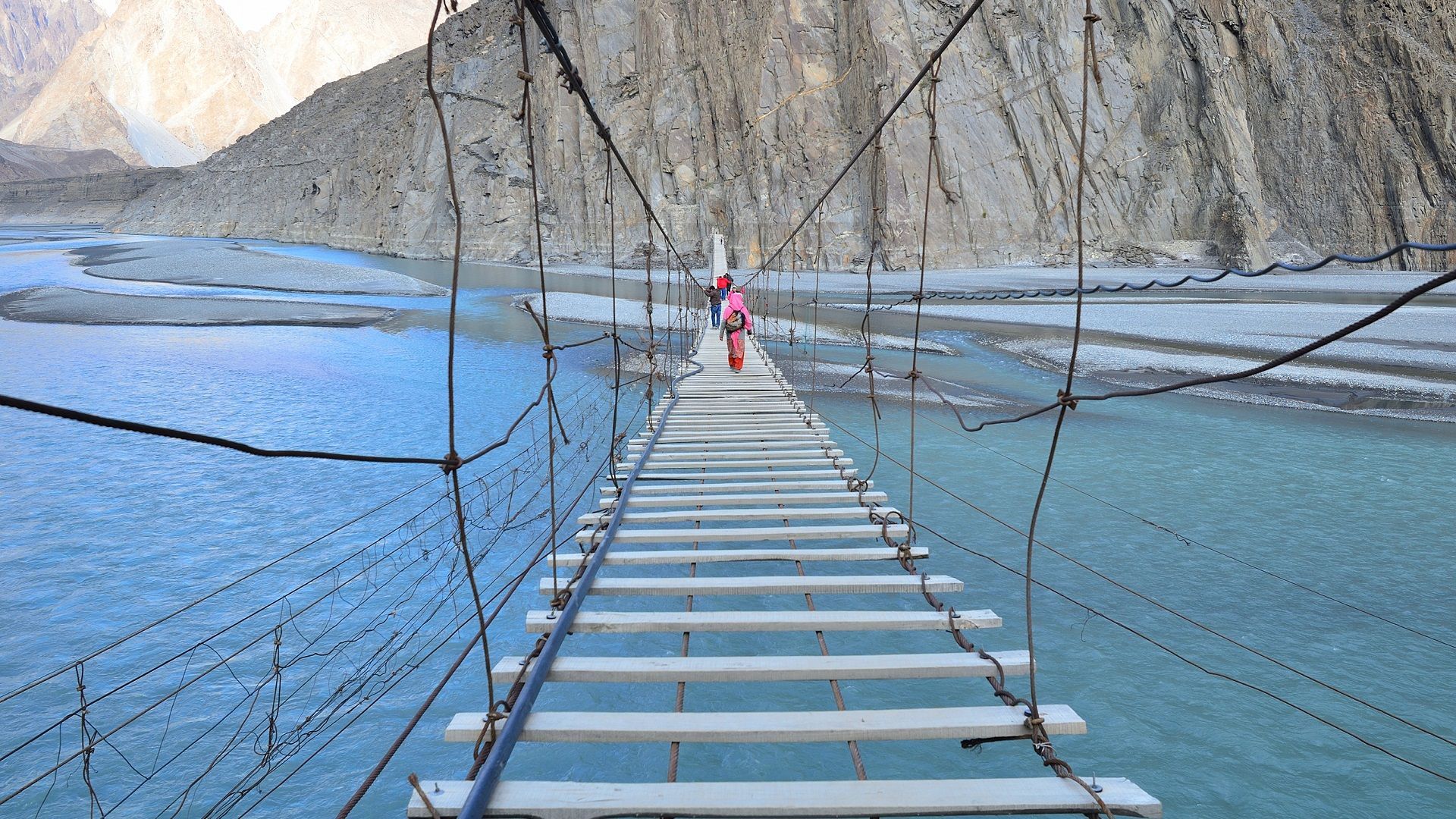 Hunza Valley: Exploring Pakistan’s Hidden Gem